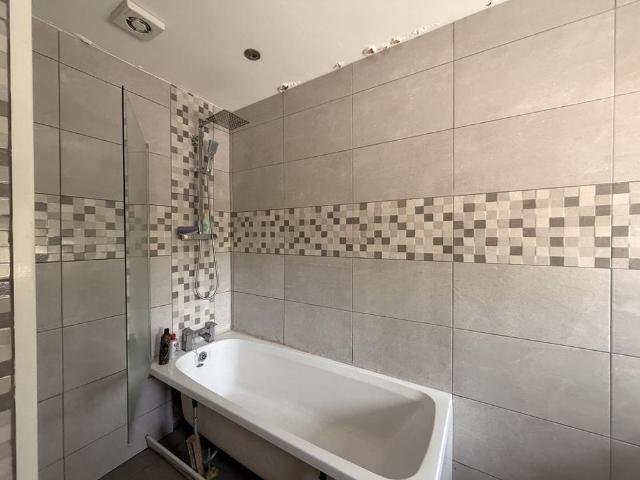 1 bedroom in a house share to rent