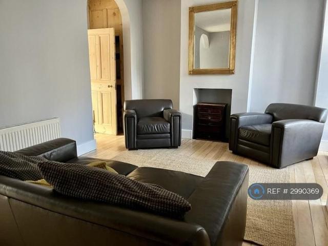 1 bedroom in a house share to rent