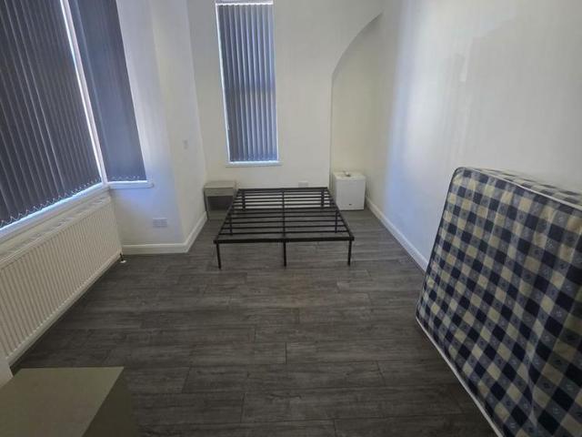 1 bedroom in a house share to rent