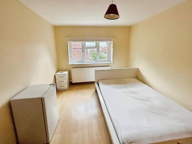 1 bedroom in a house share to rent