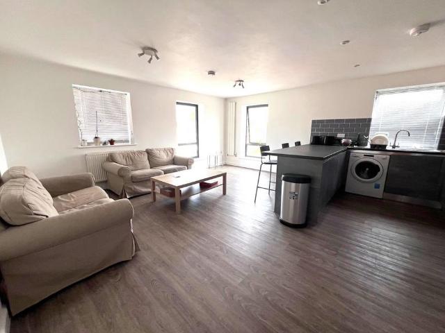 1 bedroom in a house share to rent