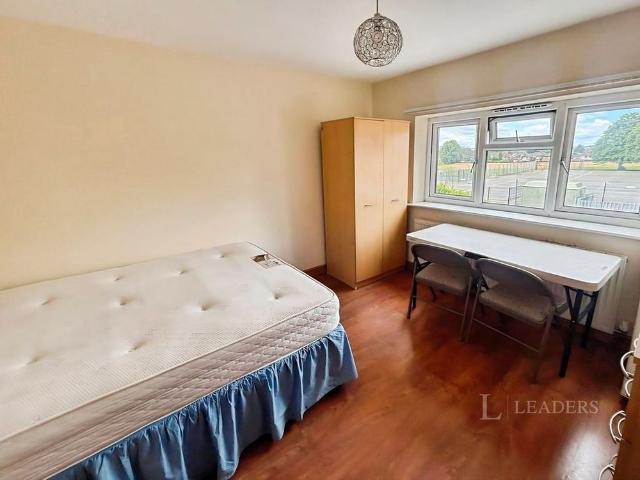 1 bedroom in a house share to rent