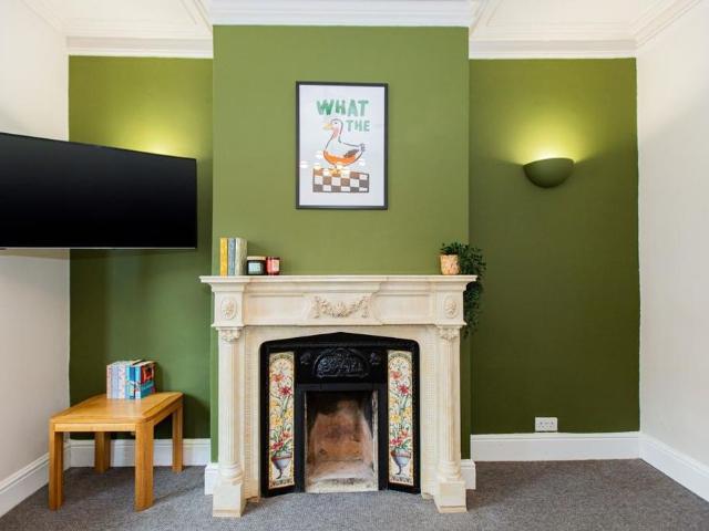 1 bedroom in a house share to rent