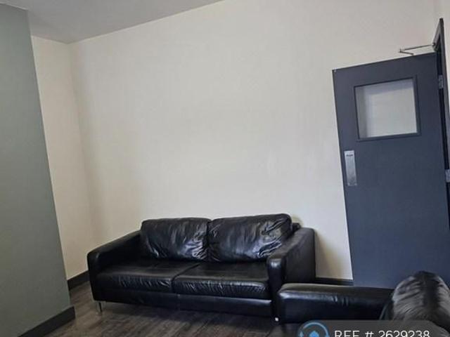 1 bedroom in a house share to rent