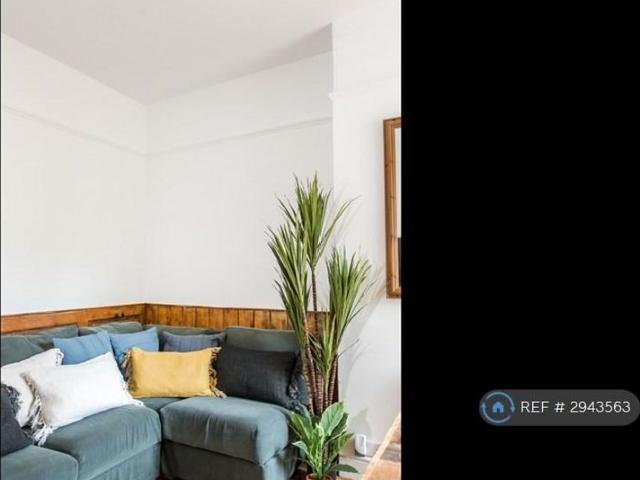 1 bedroom in a house share to rent