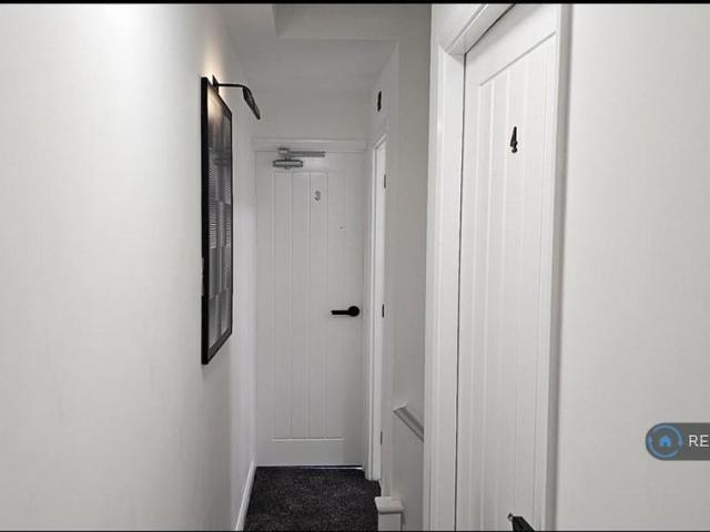 1 bedroom in a house share to rent