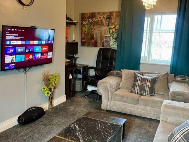 1 bedroom in a house share to rent