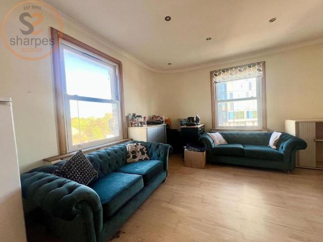 1 bedroom in a house share to rent