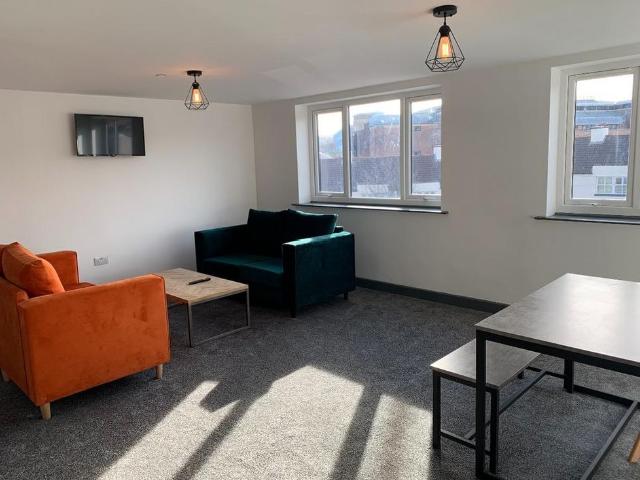 1 bedroom in a house share to rent