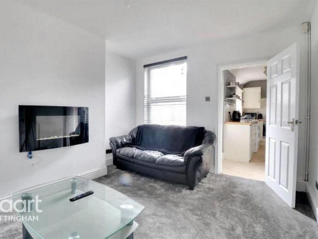 1 bedroom in a house share to rent