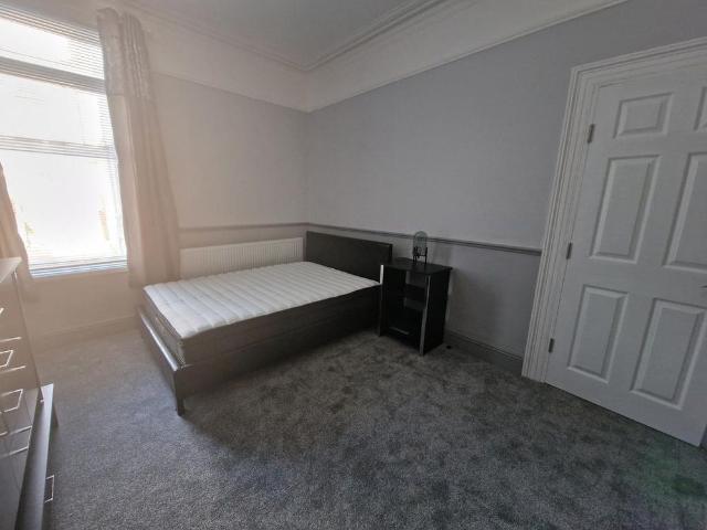 1 bedroom in a house share to rent