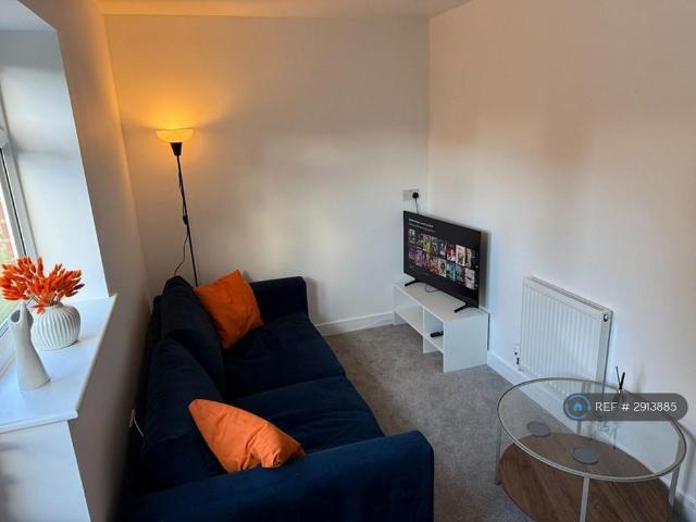 1 bedroom in a house share to rent