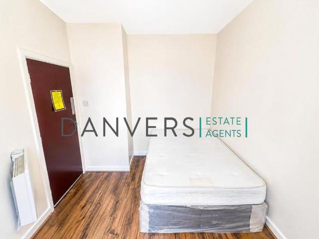 1 bedroom in a house share to rent