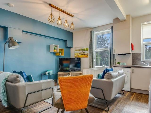 1 bedroom in a house share to rent