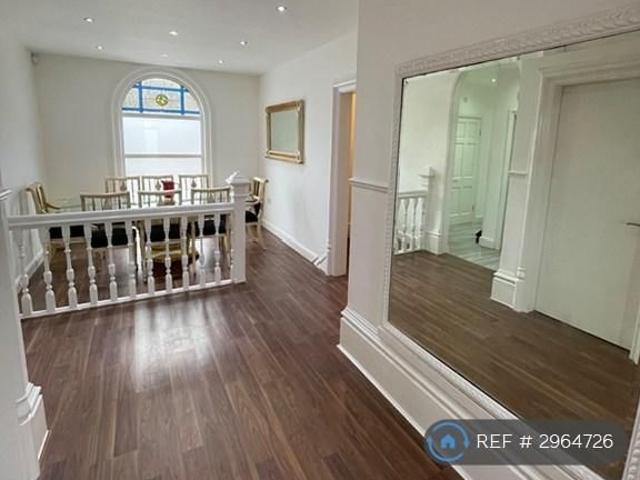 1 bedroom in a house share to rent