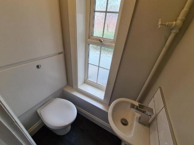1 bedroom in a house share to rent