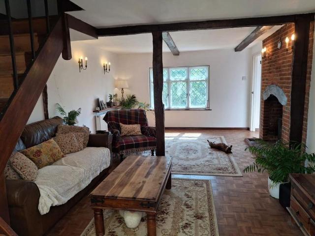 1 bedroom in a house share to rent