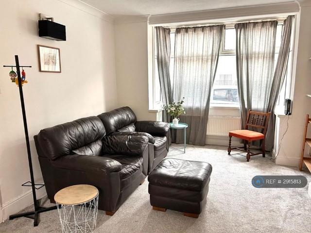1 bedroom in a house share to rent
