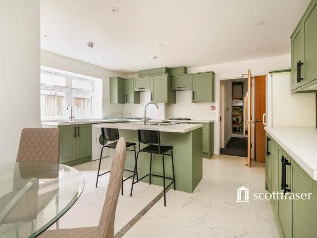 1 bedroom in a house share to rent