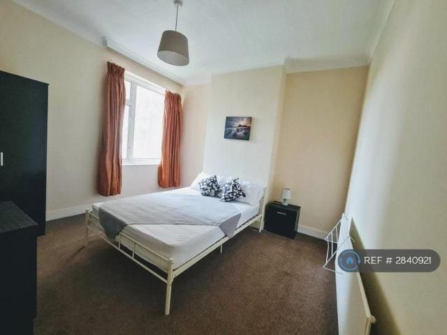 1 bedroom in a house share to rent