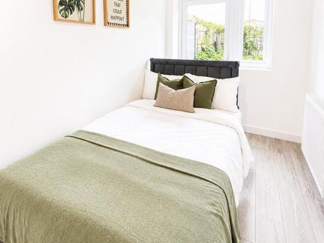 1 bedroom in a house share to rent