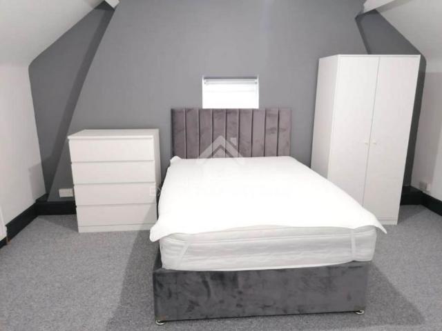 1 bedroom in a house share to rent