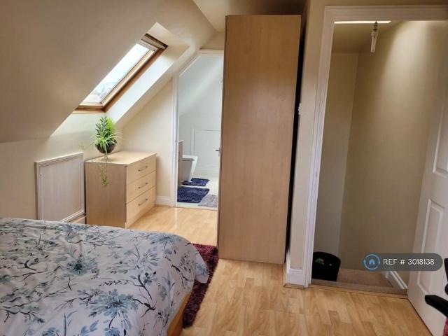 1 bedroom in a house share to rent