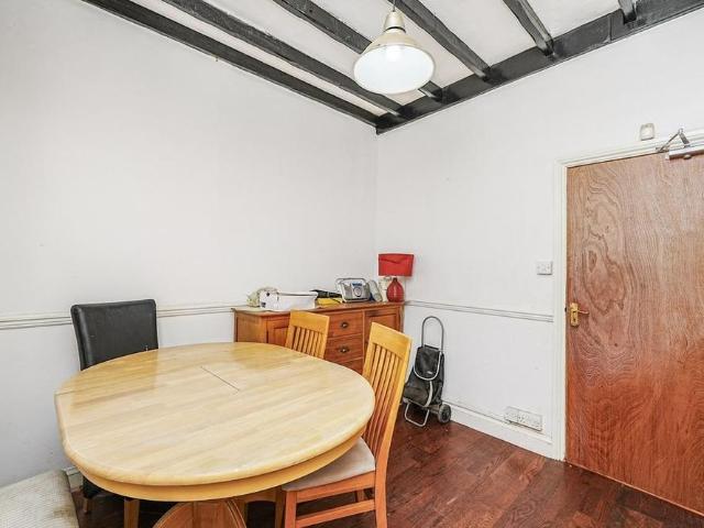 1 bedroom in a house share to rent