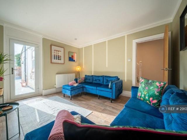 1 bedroom in a house share to rent