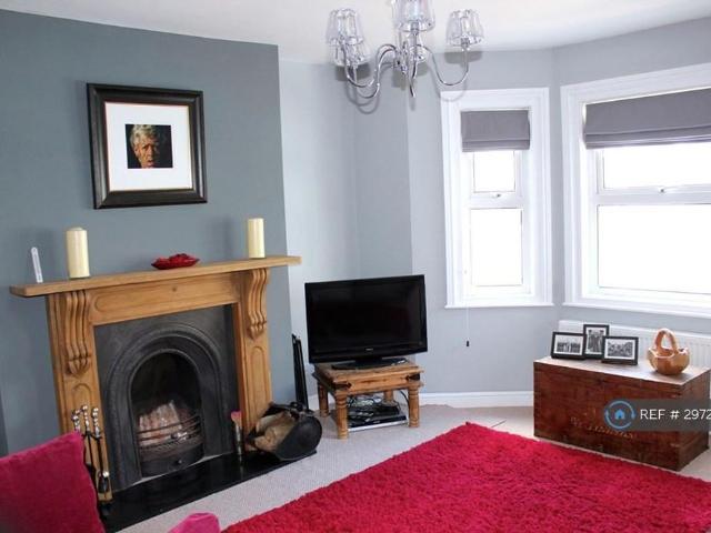 1 bedroom in a house share to rent