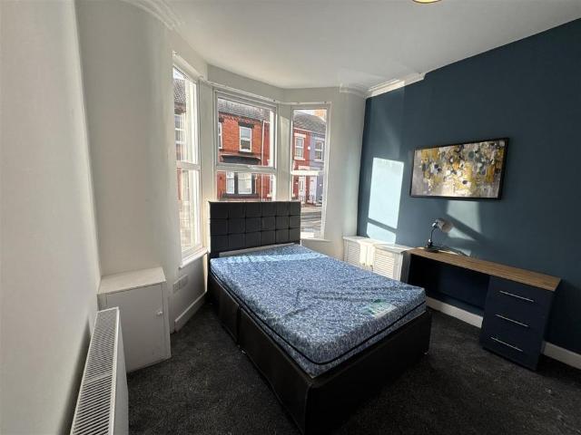 1 bedroom in a house share to rent