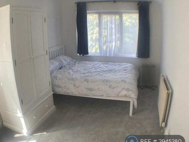 1 bedroom in a house share to rent