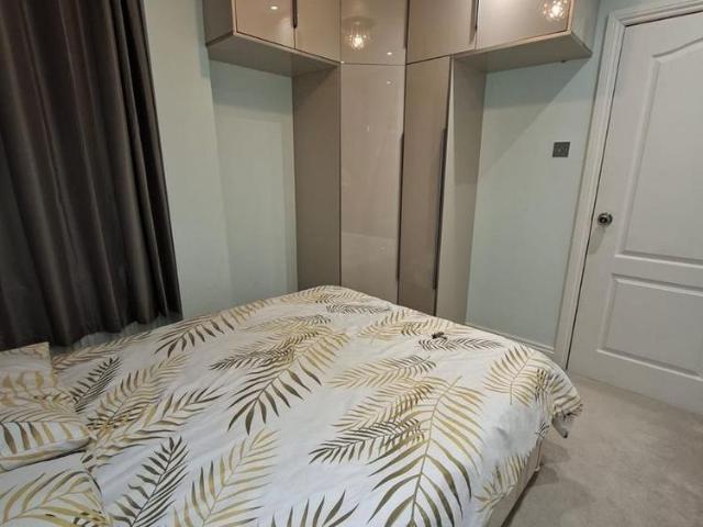 1 bedroom in a house share to rent
