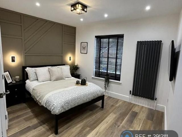 1 bedroom in a house share to rent