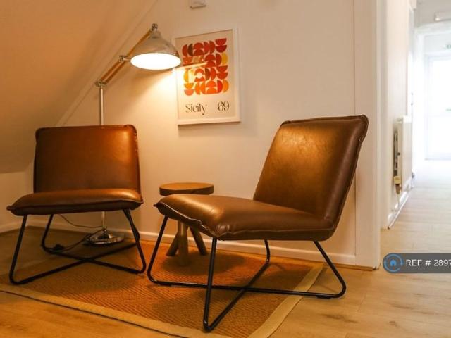 1 bedroom in a house share to rent