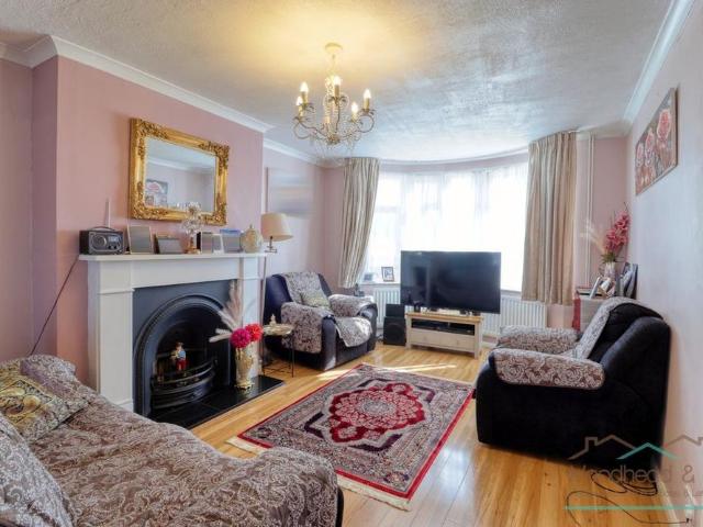1 bedroom in a house share to rent