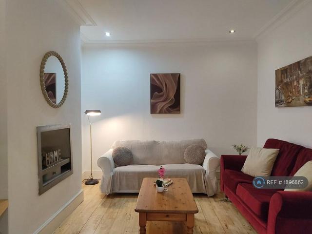 1 bedroom in a house share to rent