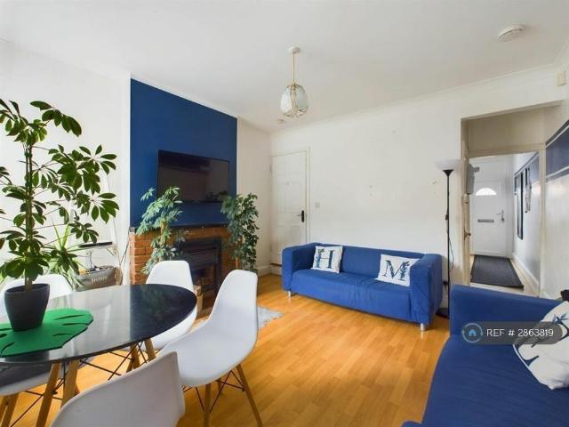 1 bedroom in a house share to rent