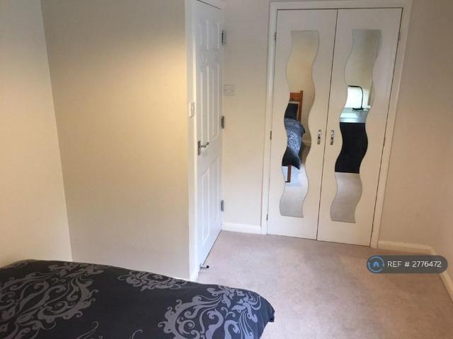 1 bedroom in a house share to rent