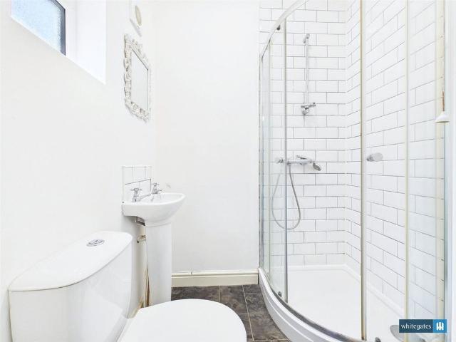 1 bedroom in a house share to rent