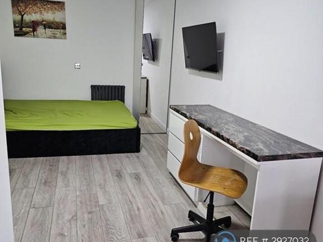 1 bedroom in a house share to rent