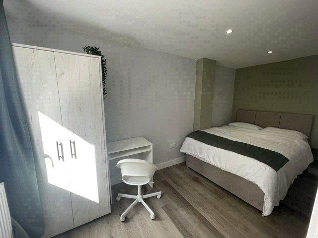 1 bedroom in a house share to rent