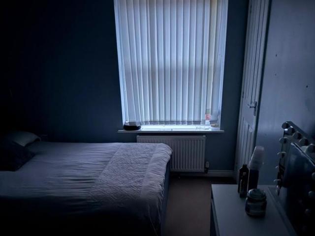 1 bedroom in a house share to rent