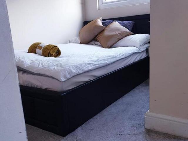 1 bedroom in a house share to rent