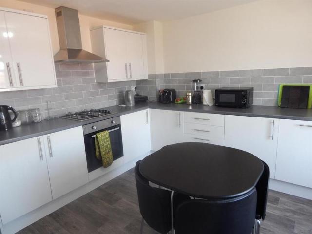 1 bedroom in a house share to rent