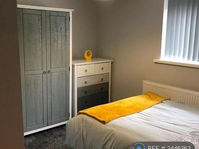 1 bedroom in a house share to rent