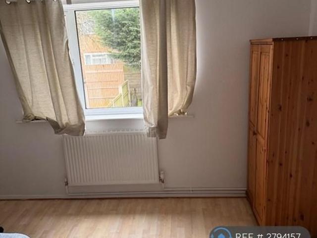 1 bedroom in a house share to rent