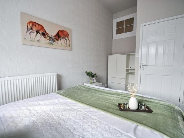 1 bedroom in a house share to rent