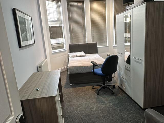 1 bedroom in a house share to rent