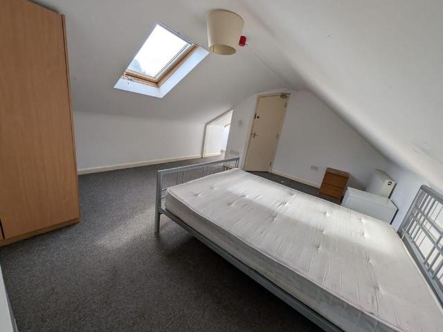 1 bedroom in a house share to rent